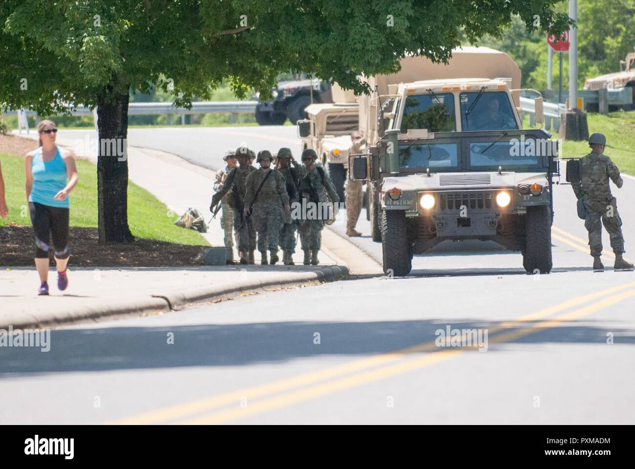 North Carolina Army National Guard soldiers from the 130th Maneuver ...