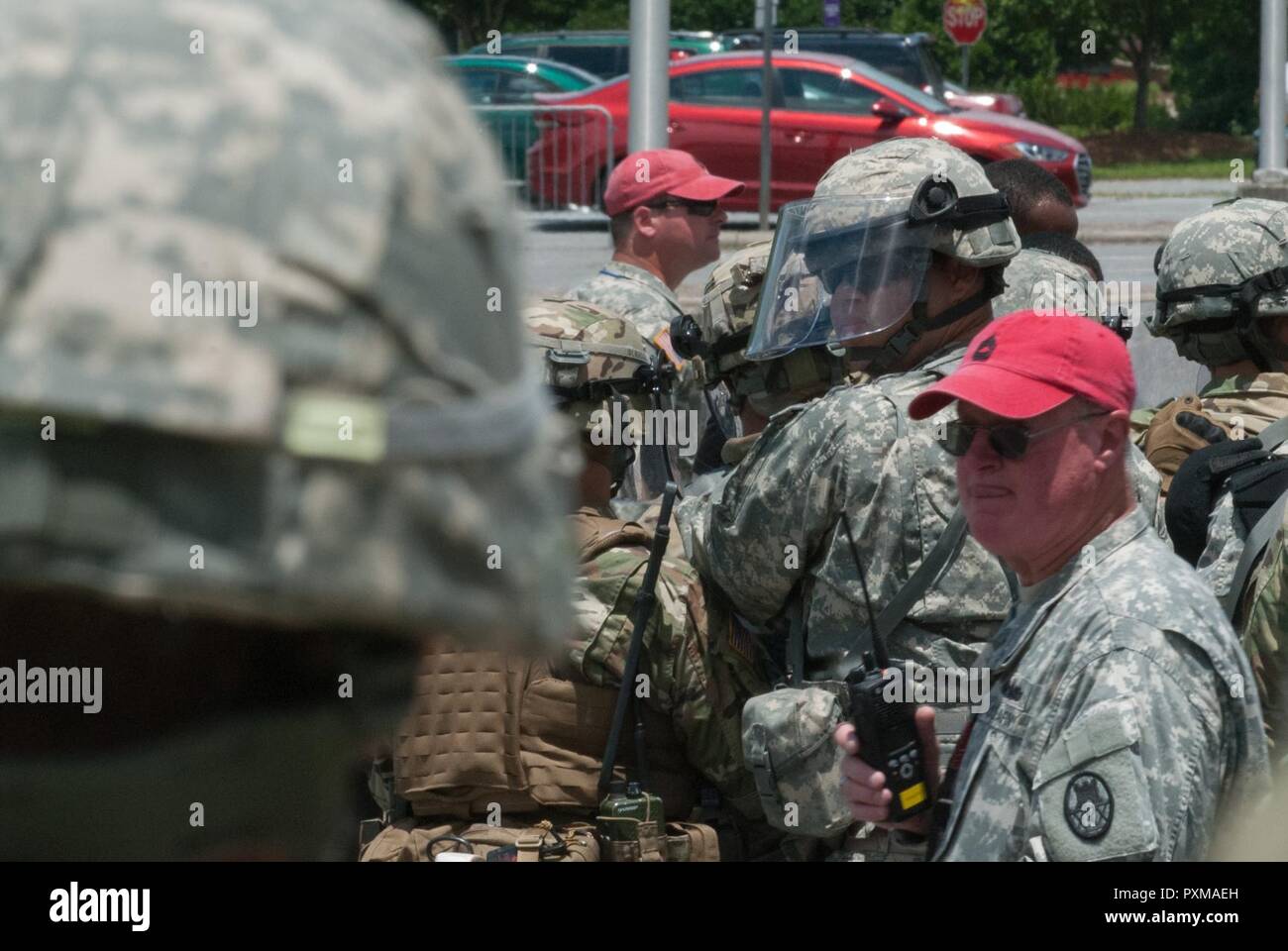 North Carolina Army National Guard soldiers from the 130th Maneuver ...