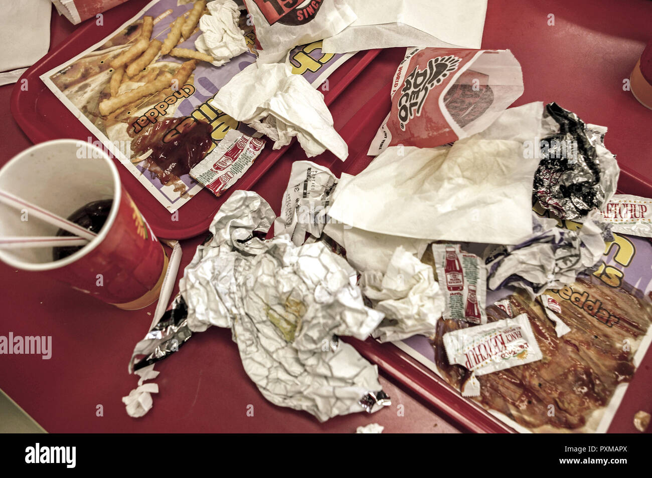 America, garbage at a fastfood restaurant Stock Photo - Alamy
