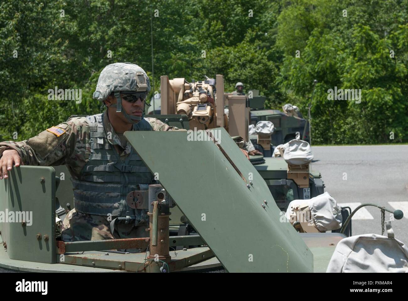 North Carolina Army National Guard soldiers from the 130th Maneuver ...