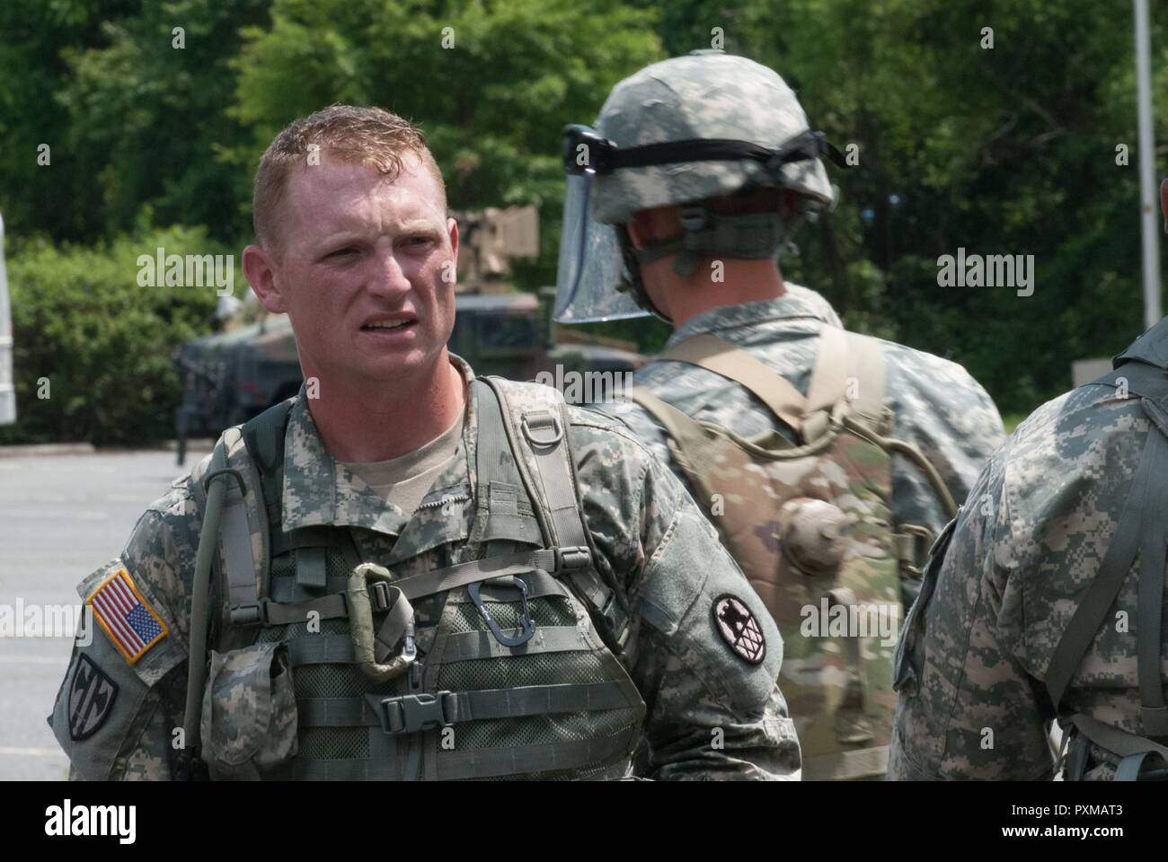 North Carolina Army National Guard soldiers from the 130th Maneuver ...