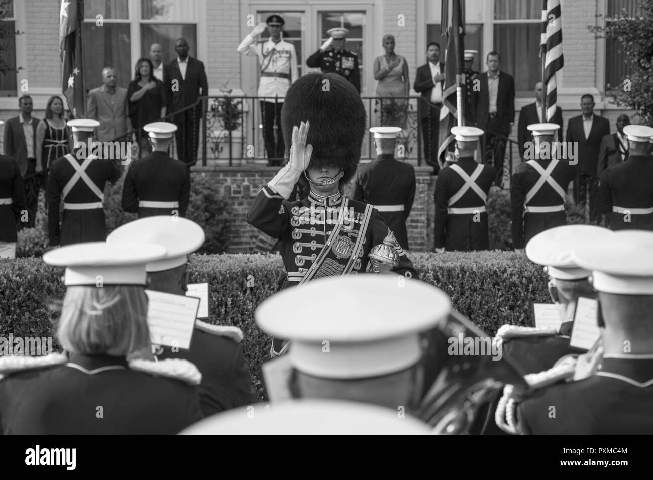 Australian soldier salute Black and White Stock Photos & Images - Alamy