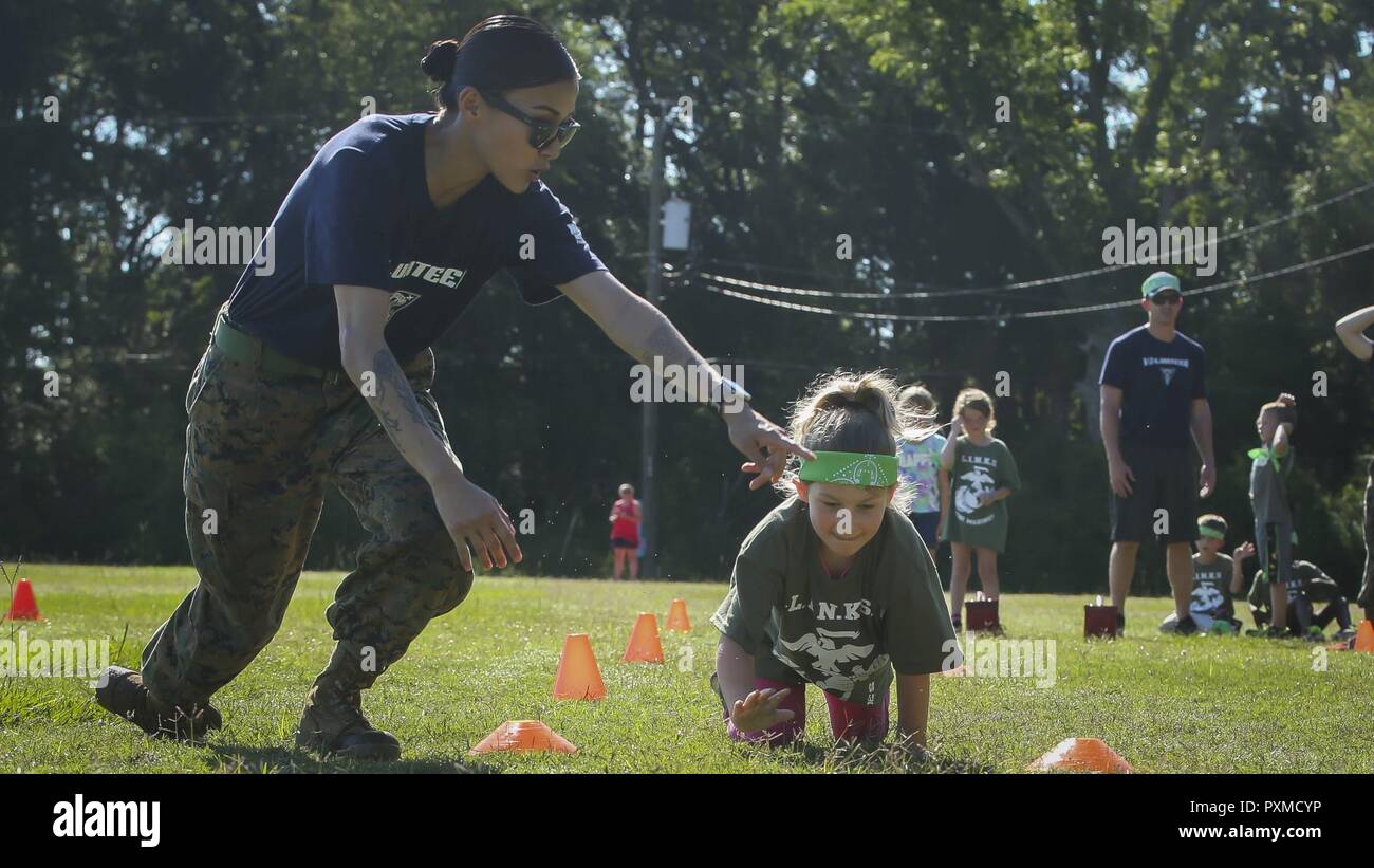 Marine corps family building team hi-res stock photography and images ...