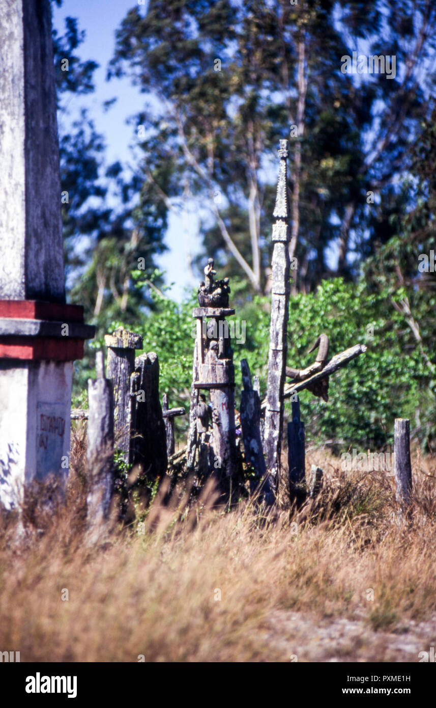 funerary sculptures of the Malagasy antanosy population Stock Photo - Alamy