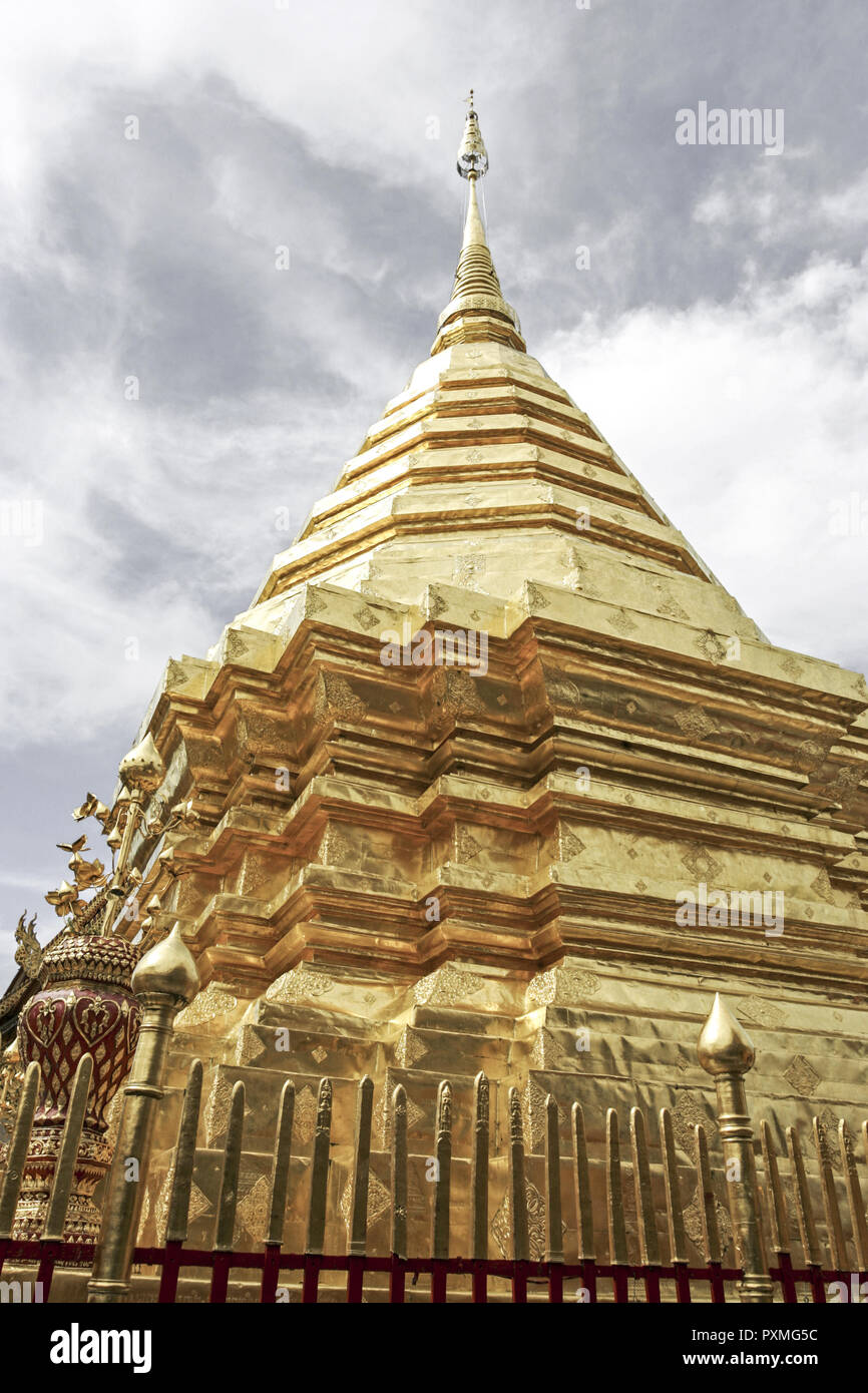 Golden chedi at chiang may hi-res stock photography and images - Alamy