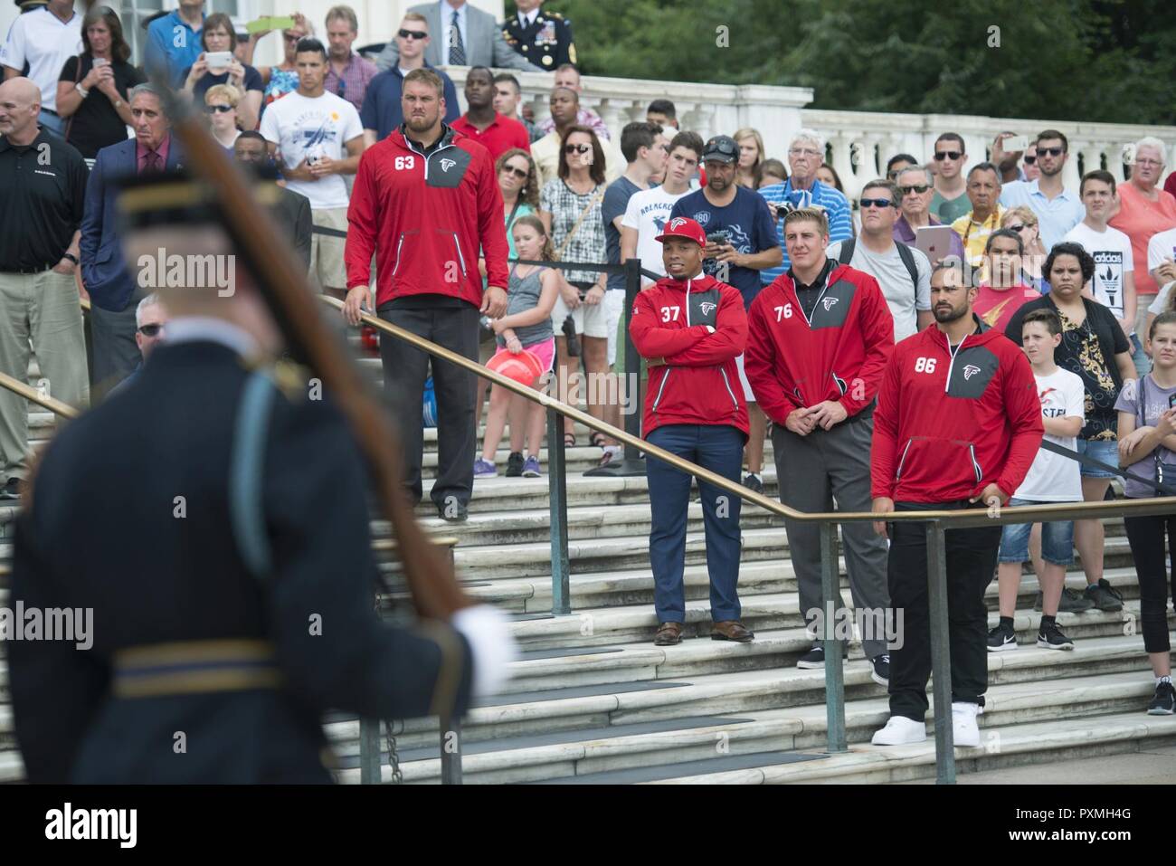 Tomb guard quarters hi-res stock photography and images - Alamy