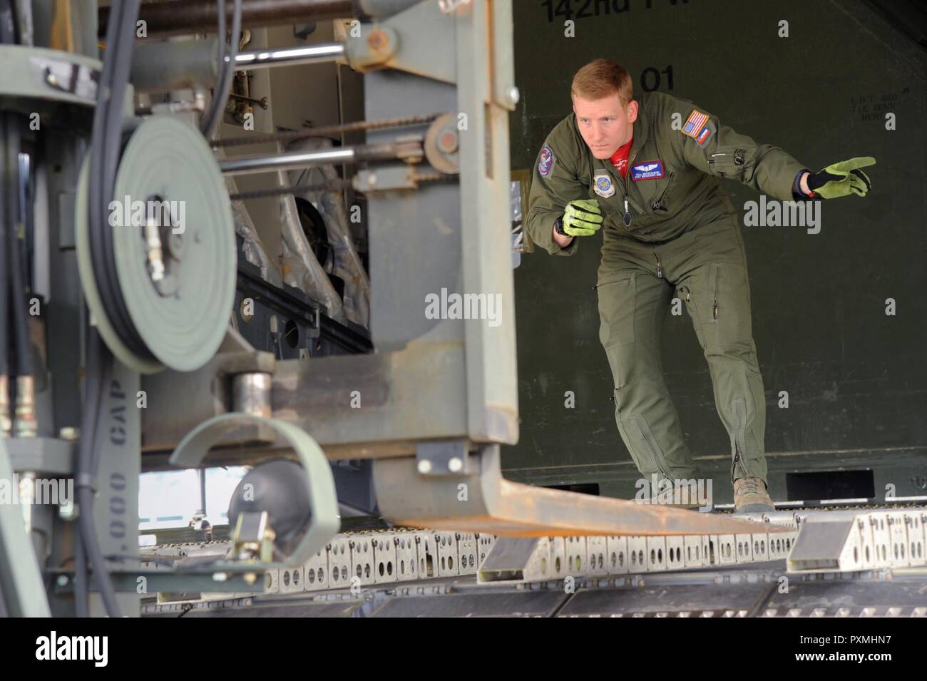 172nd airlift wing hi-res stock photography and images - Alamy