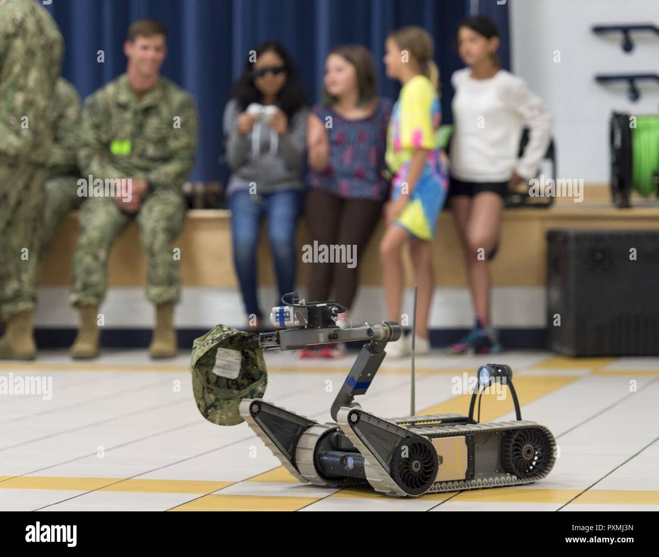 VIRGINIA BEACH, Va. (June 12, 2017) An Explosive Ordnance Disposal ...