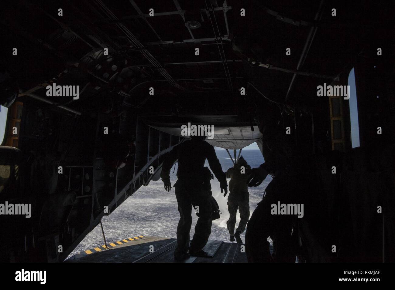 Amphibious reconnaissance platoon arp hi-res stock photography and ...