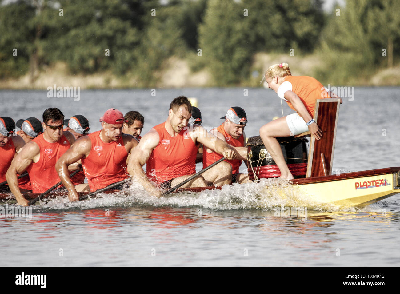 Drachenboot hi-res stock photography and images - Alamy