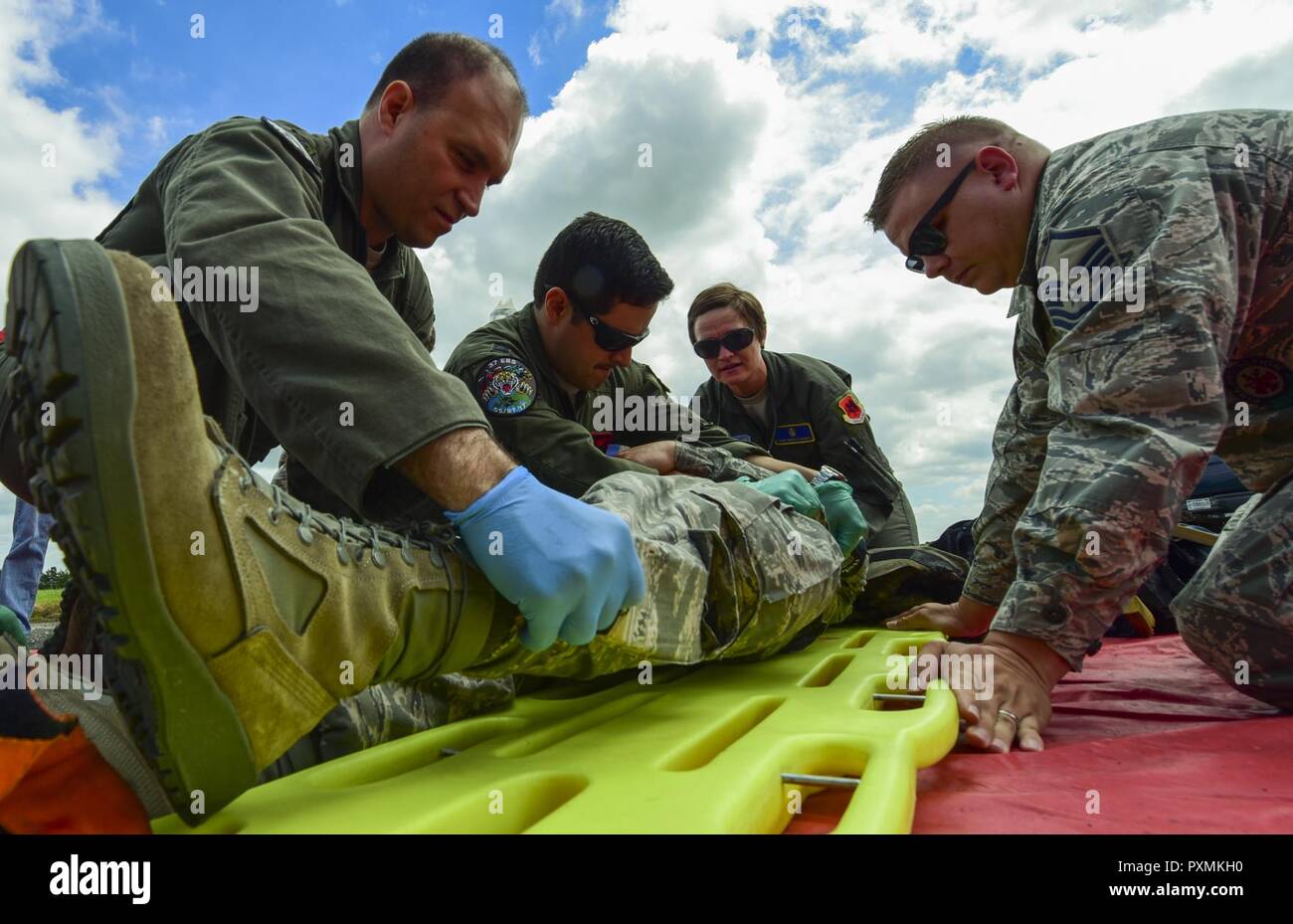 110th expeditionary bomb squadron hi-res stock photography and images ...