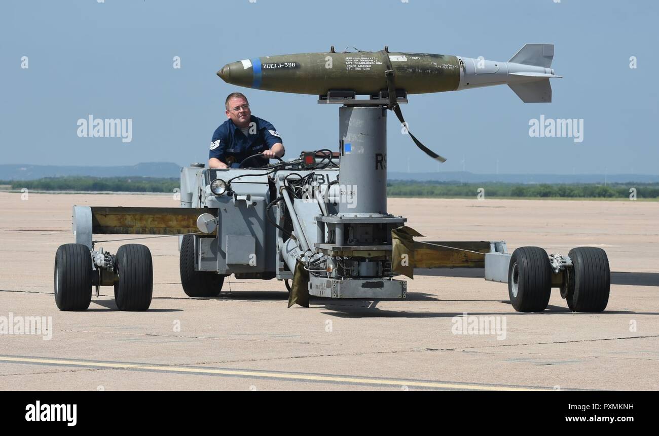 Load unload system hi-res stock photography and images - Alamy