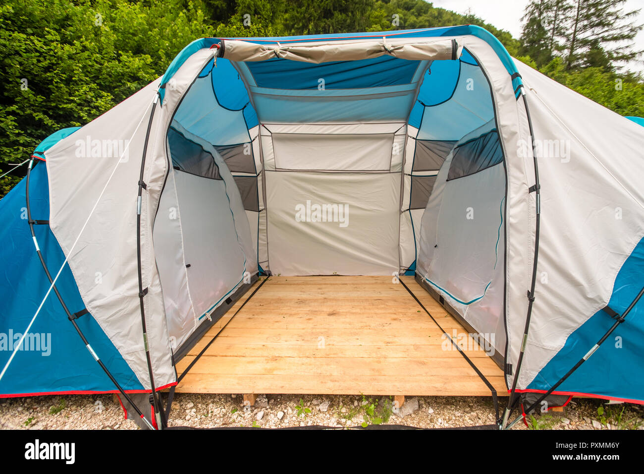 Tent platform hi-res stock photography and images - Alamy