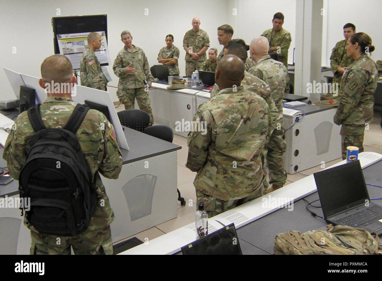 205th military intelligence battalion hi-res stock photography and ...