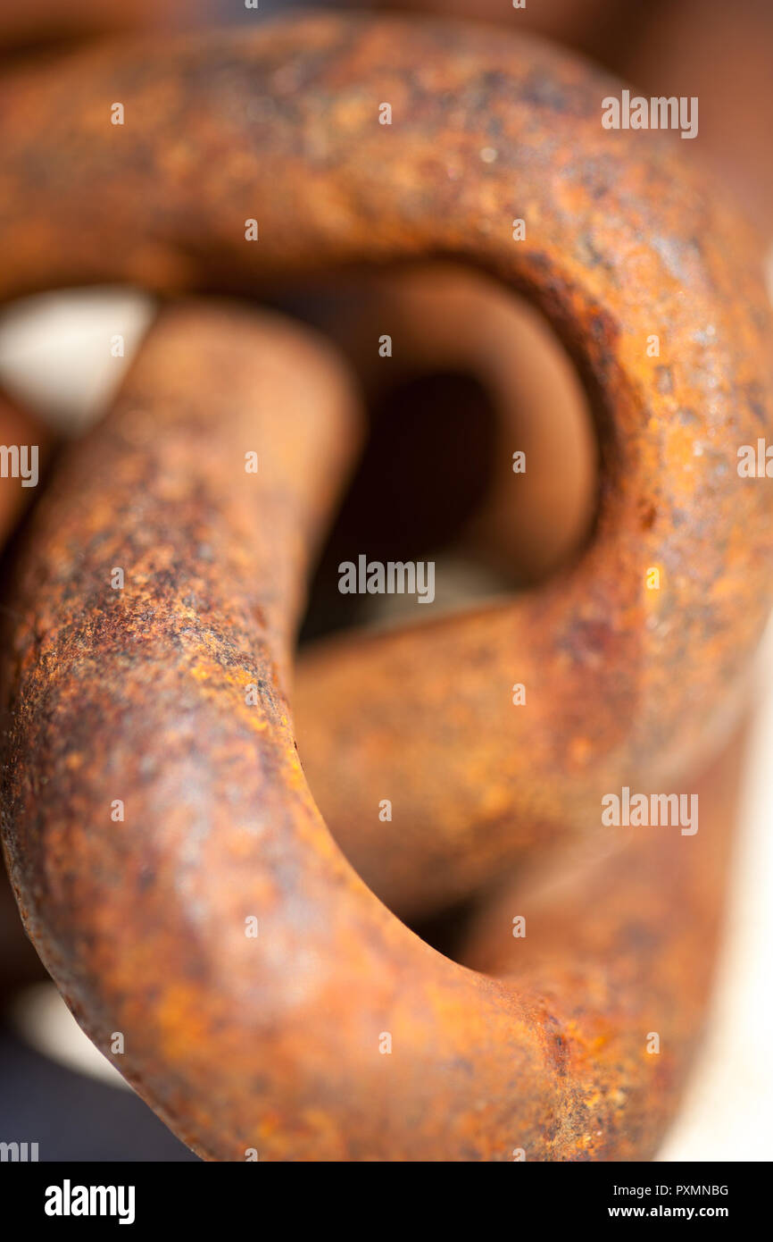 Chain link detail hi-res stock photography and images - Alamy