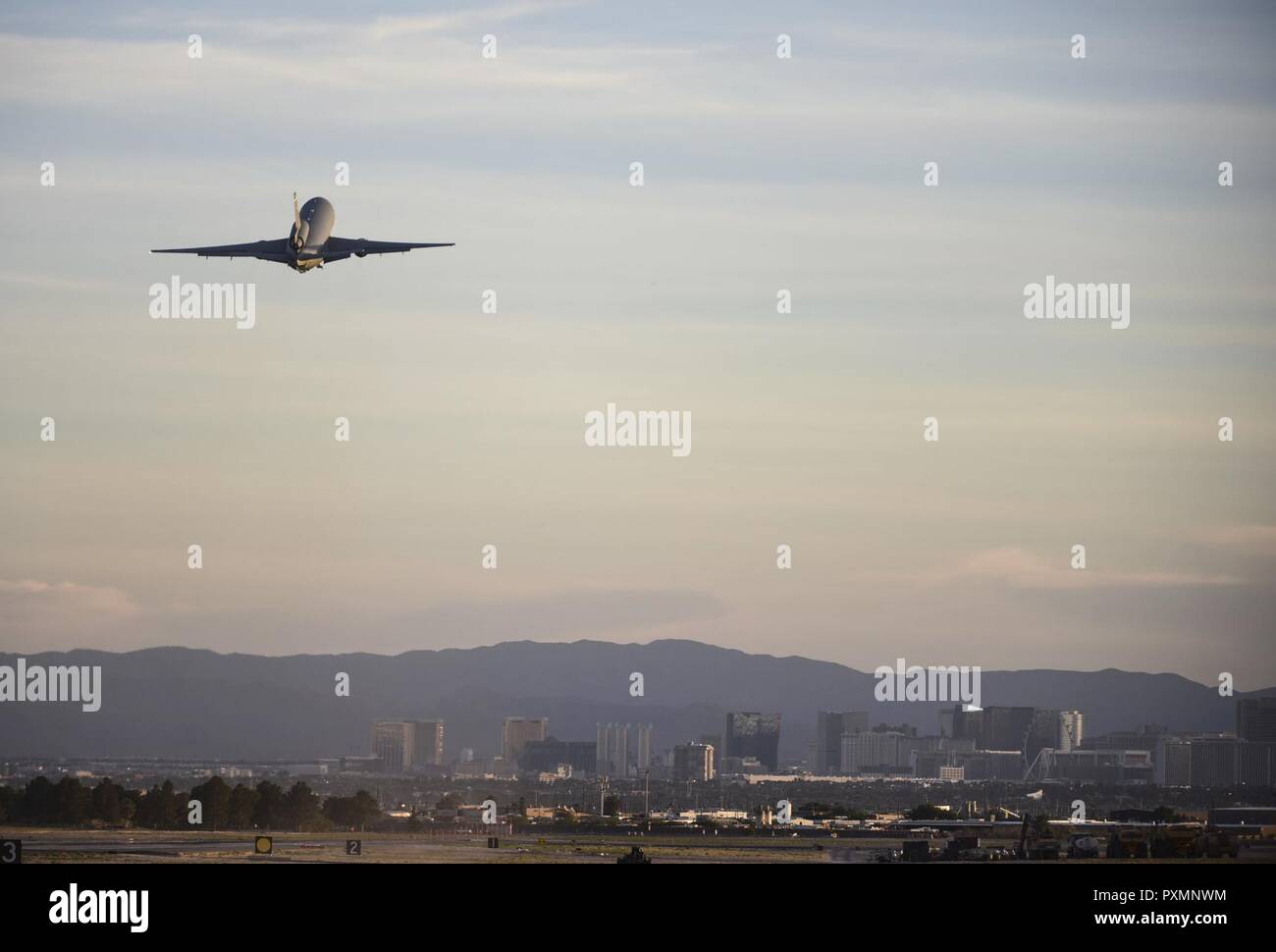 Centerline drogue system hi-res stock photography and images - Alamy Centerline drogue system hi-res stock photography and images - Alamy