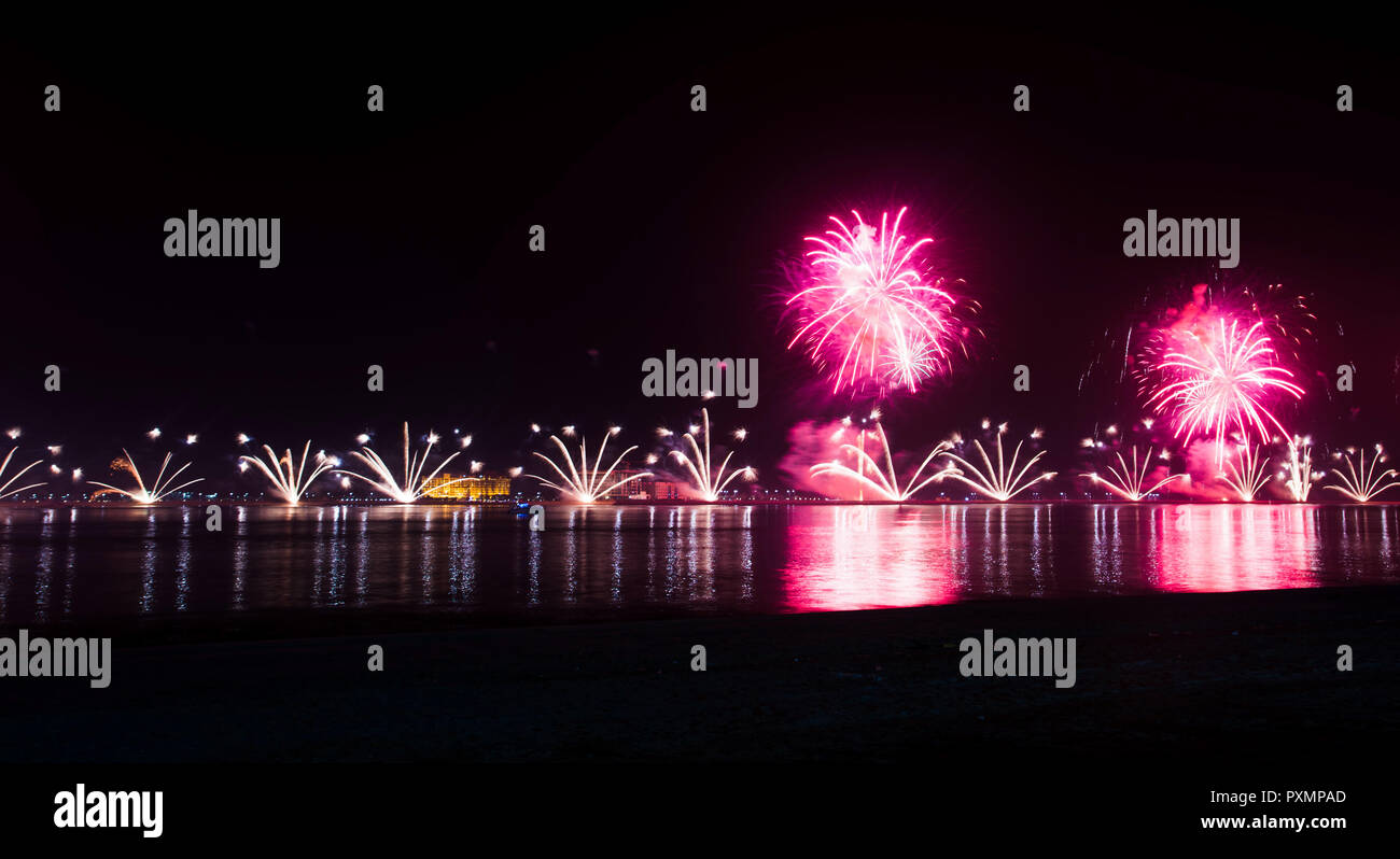 4th july fireworks over water hi-res stock photography and images - Alamy