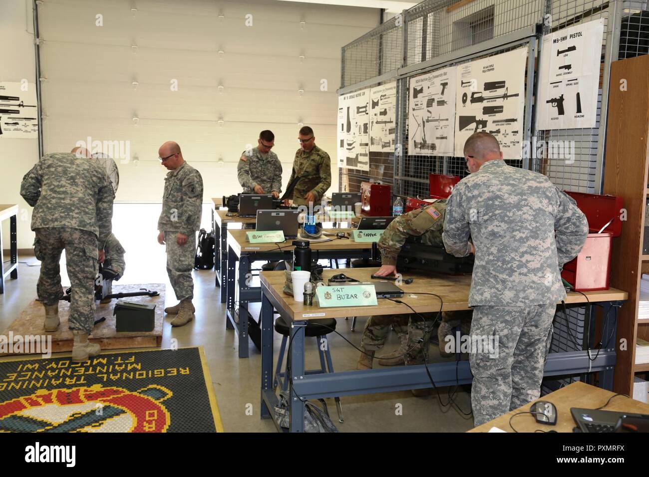 Unit armorer course hi-res stock photography and images - Alamy