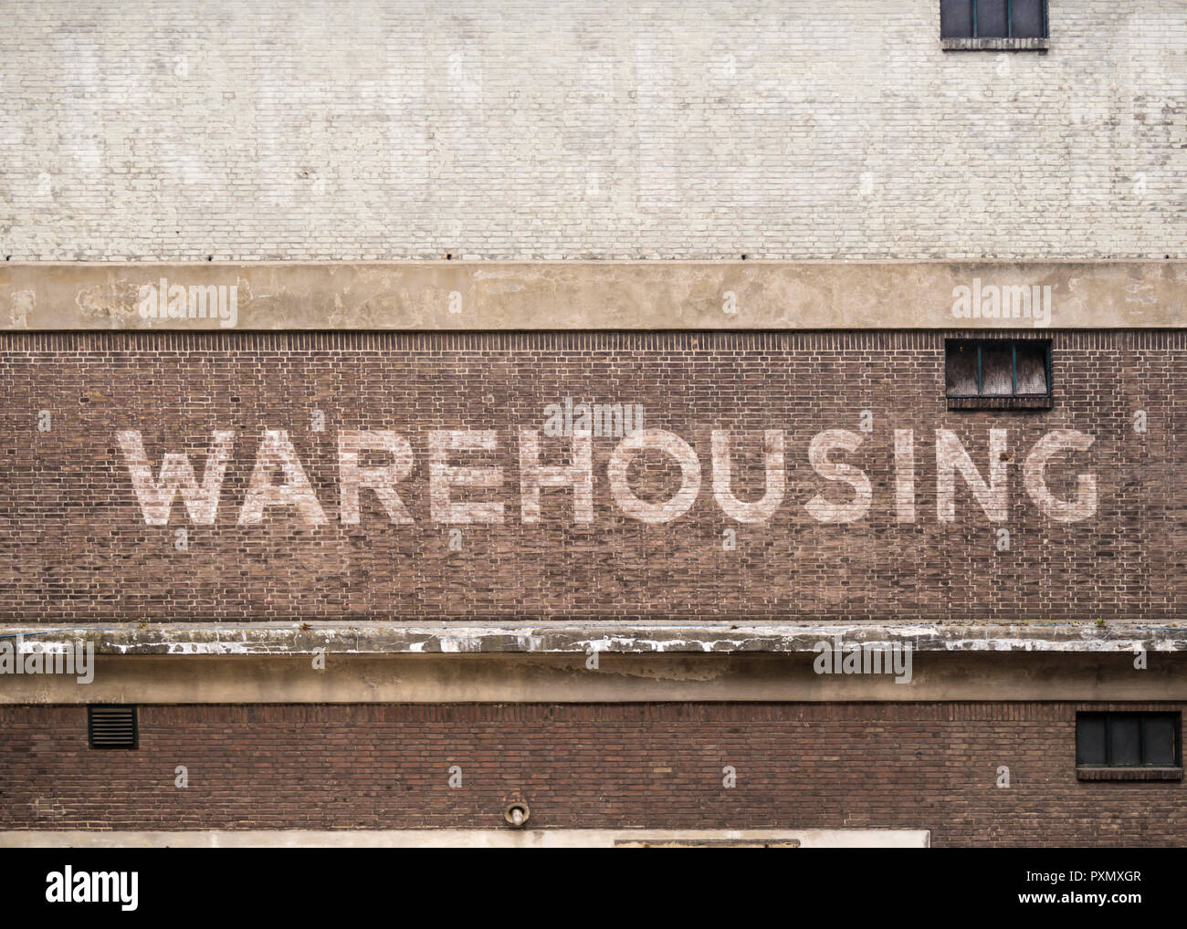 Warehousing facility hi-res stock photography and images - Alamy