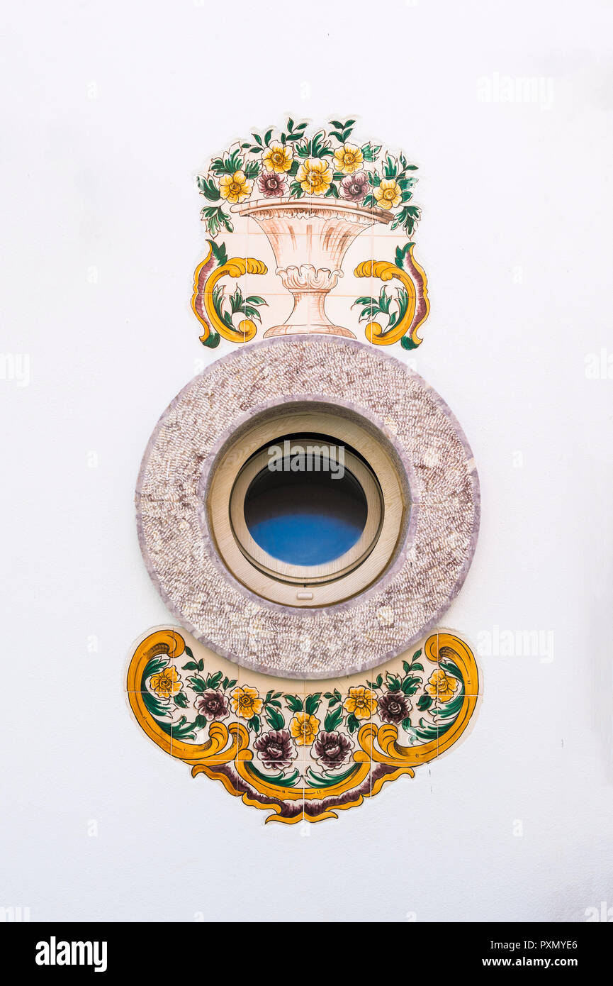 Oeil de boeuf hi-res stock photography and images - Alamy