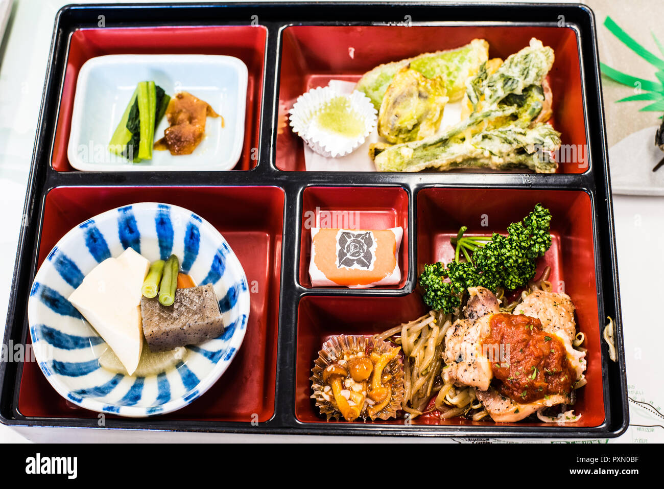 Chinese bento hi-res stock photography and images - Alamy