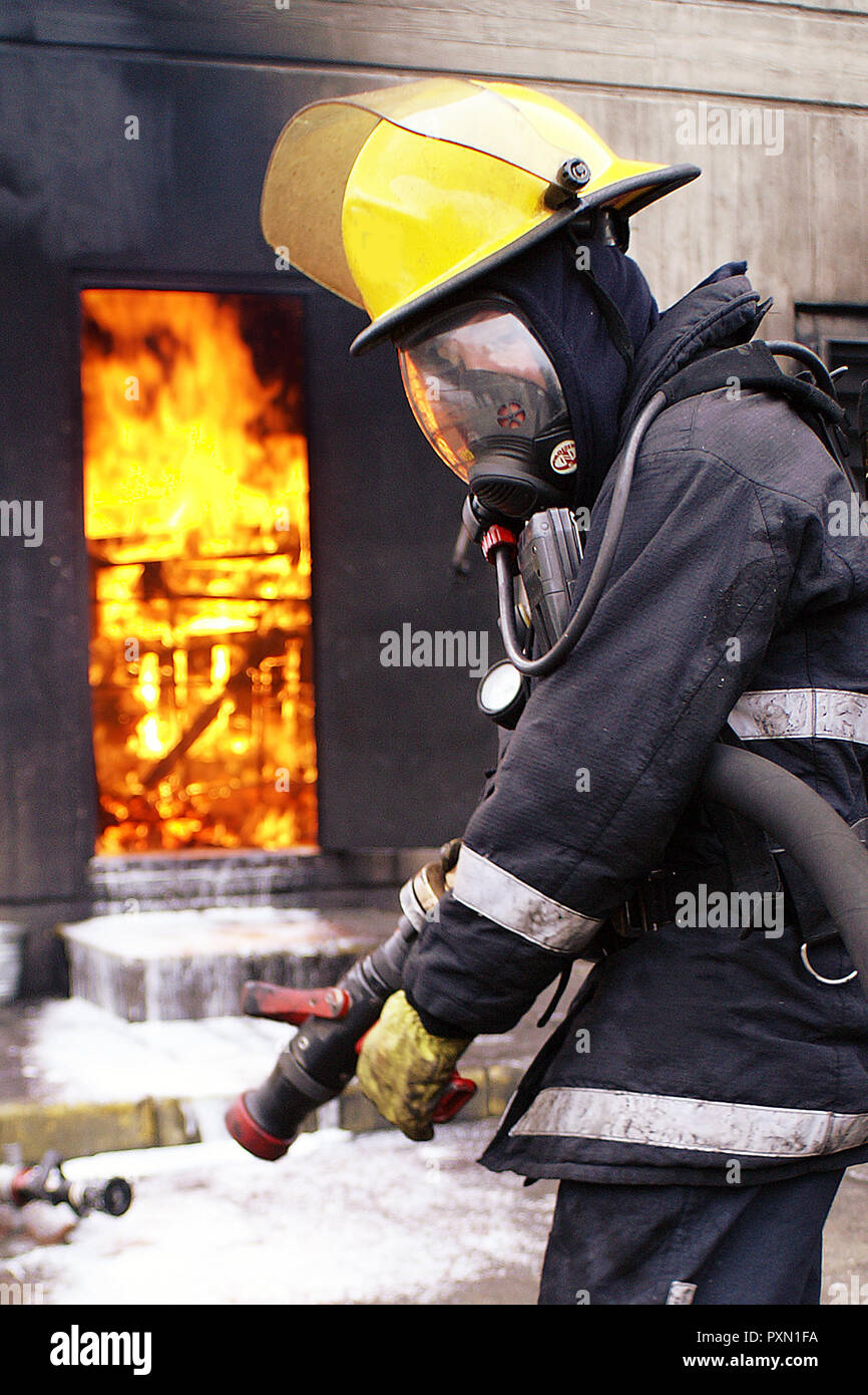 Aftermath of building fire hi-res stock photography and images - Alamy