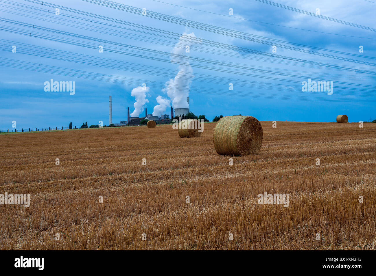 Straw fired power station hi-res stock photography and images - Alamy