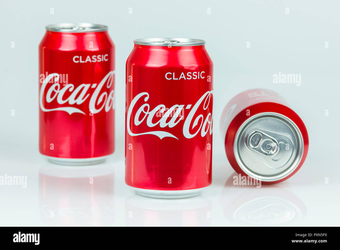 Coke can close up hi-res stock photography and images - Alamy