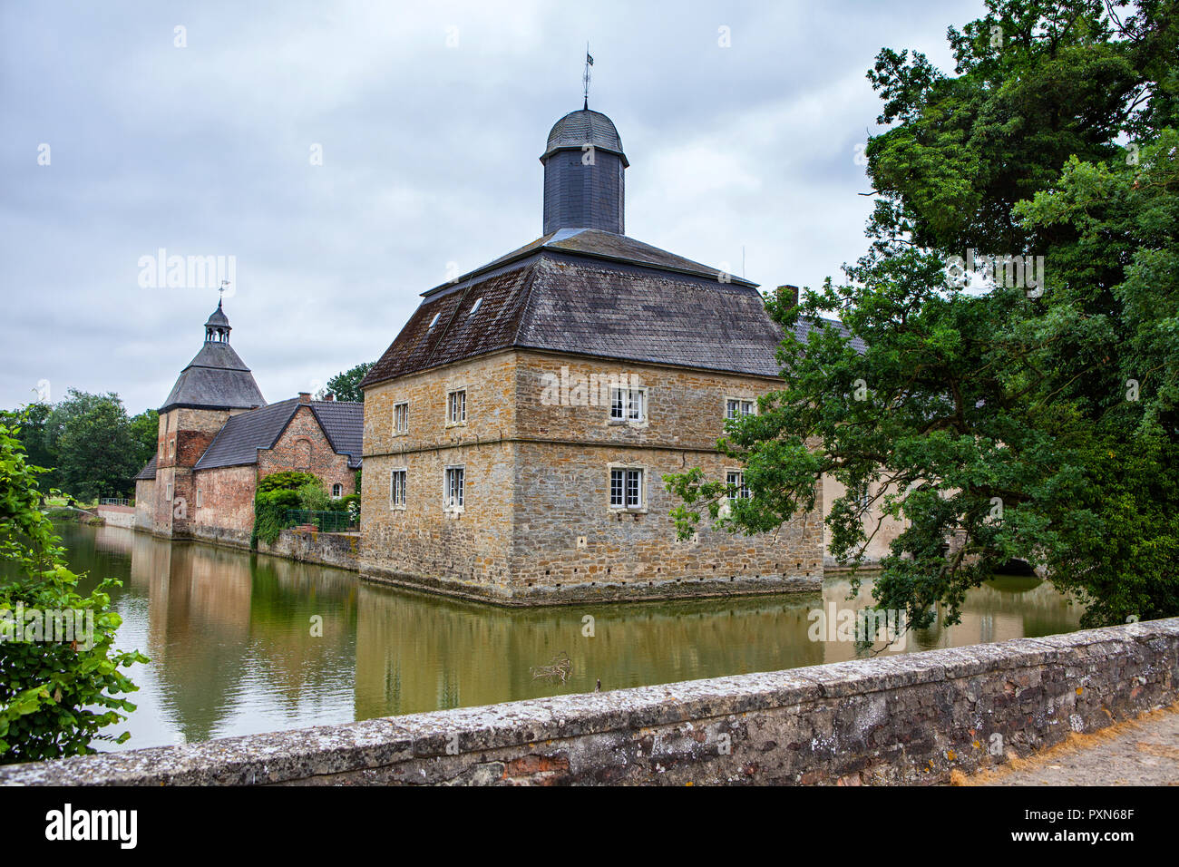 Schloss Westerwinkel, moated castle, Ascheberg, Münsterland, North ...