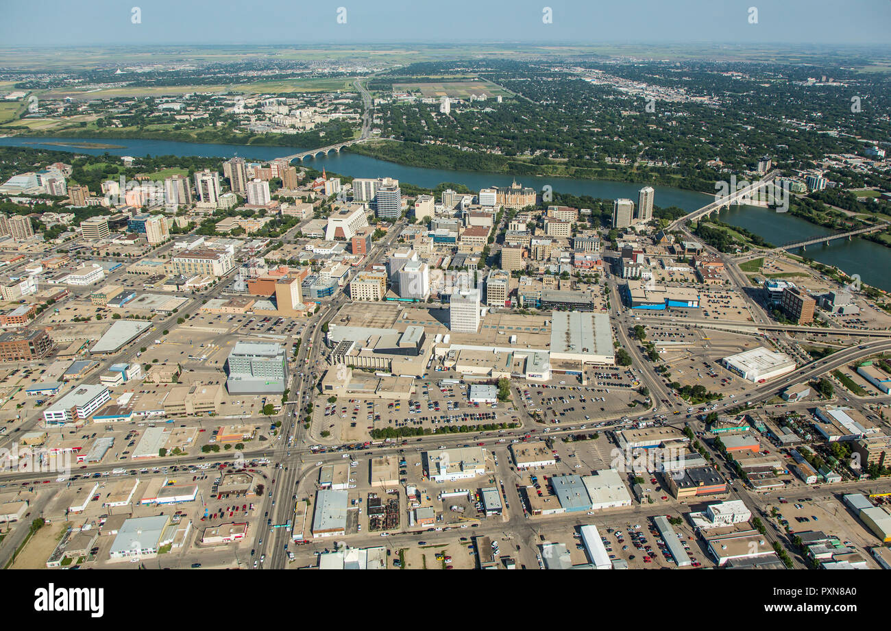 Aerial view of city of Saskatoon and South Saskatchewan River Stock ...