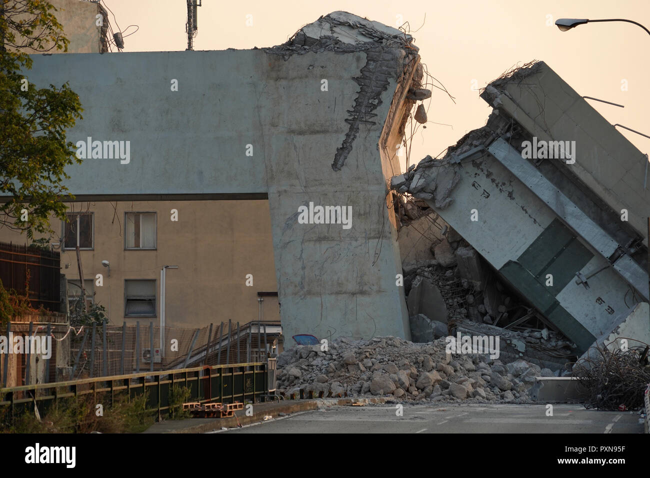 Ponte morandi collapse hi-res stock photography and images - Alamy