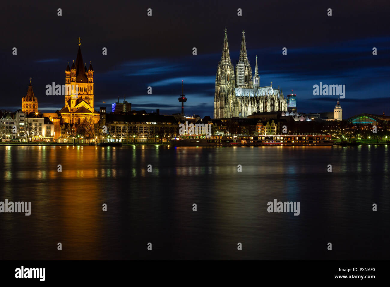 Flood in cologne at night. Cologne Cathedral Stock Photo - Alamy
