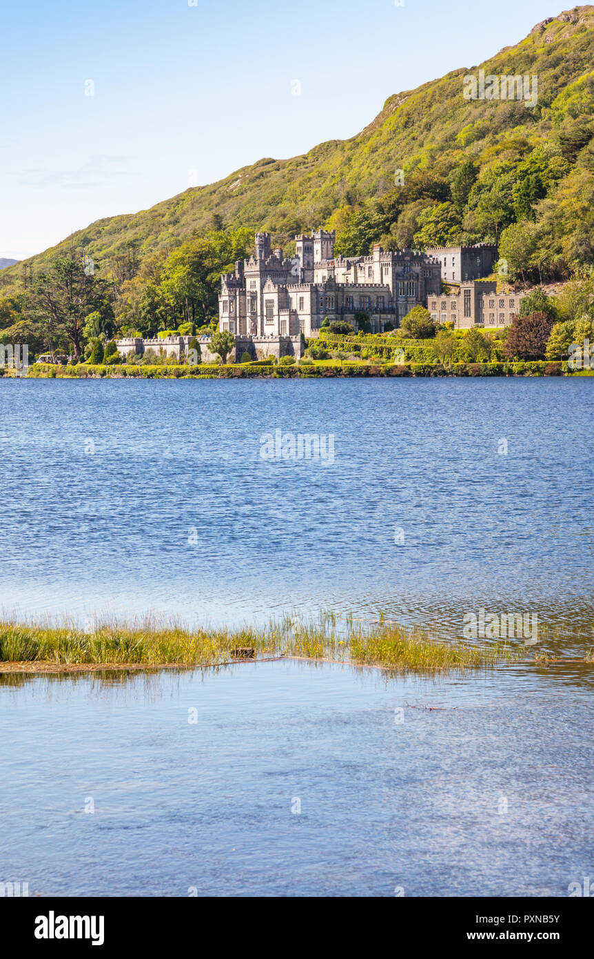 Kylemore castle hi-res stock photography and images - Alamy