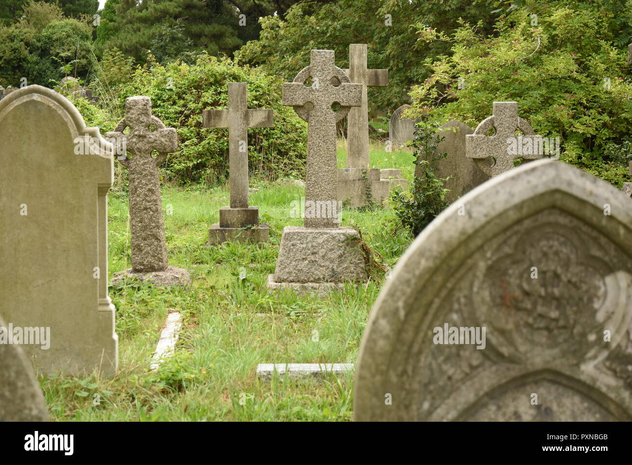 Burial ground graveyard cemetery hi-res stock photography and images ...