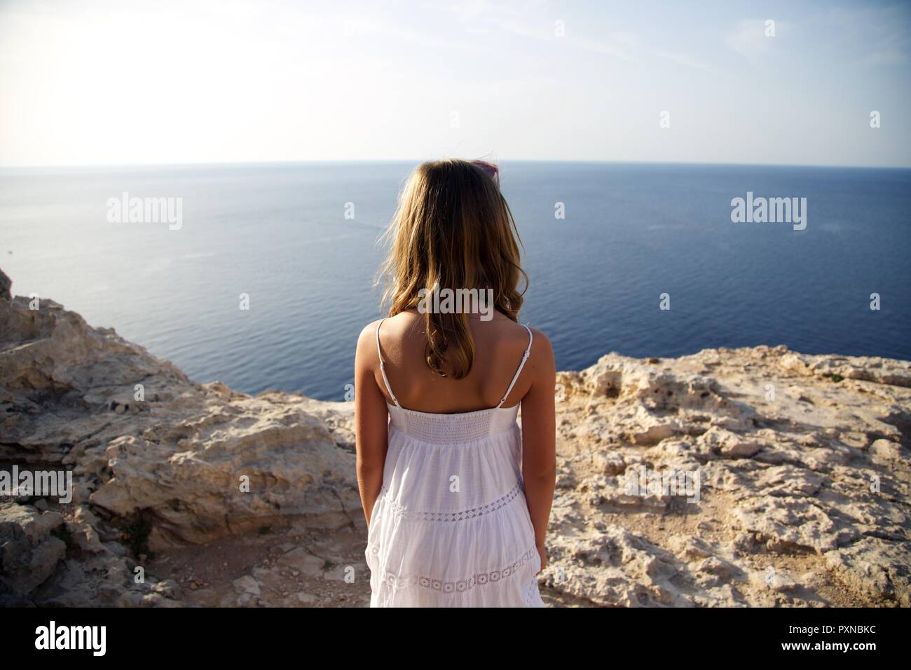 Child gazing at sea hi-res stock photography and images - Alamy
