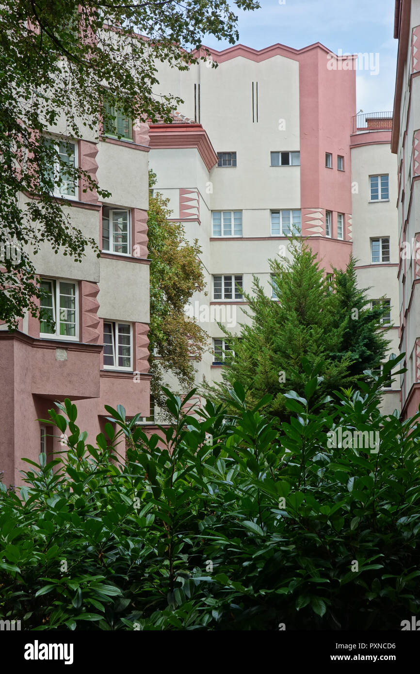Wien, Gemeindebau des 'Roten Wien' - Vienna, Council Tenement Block ...
