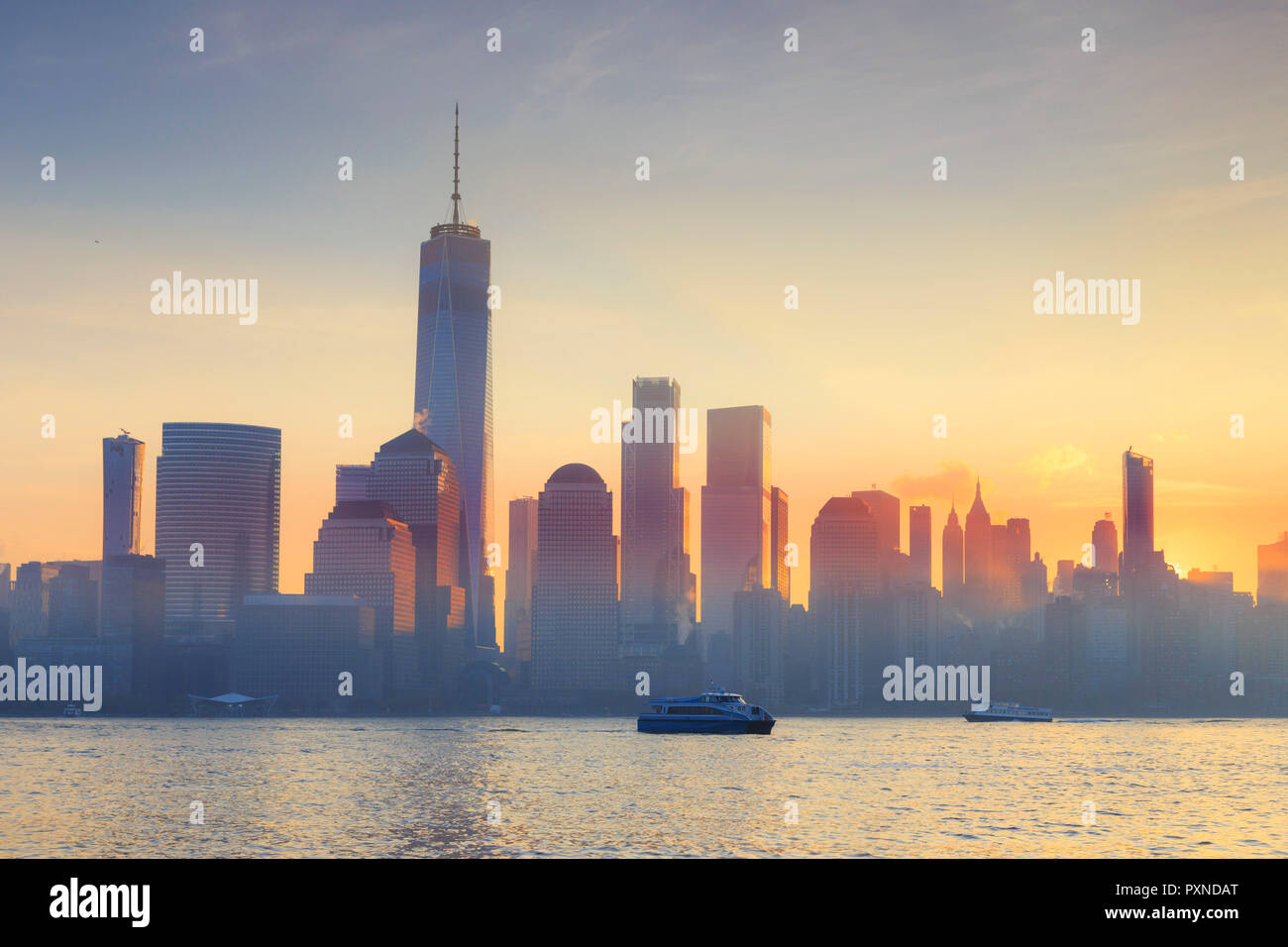 New york at dawn hi-res stock photography and images - Alamy
