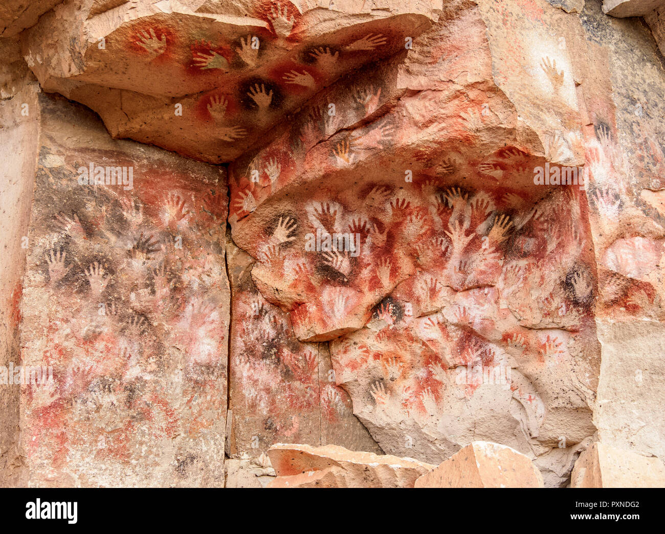 Cueva de las Manos, UNESCO World Heritage Site, Rio Pinturas Canyon ...