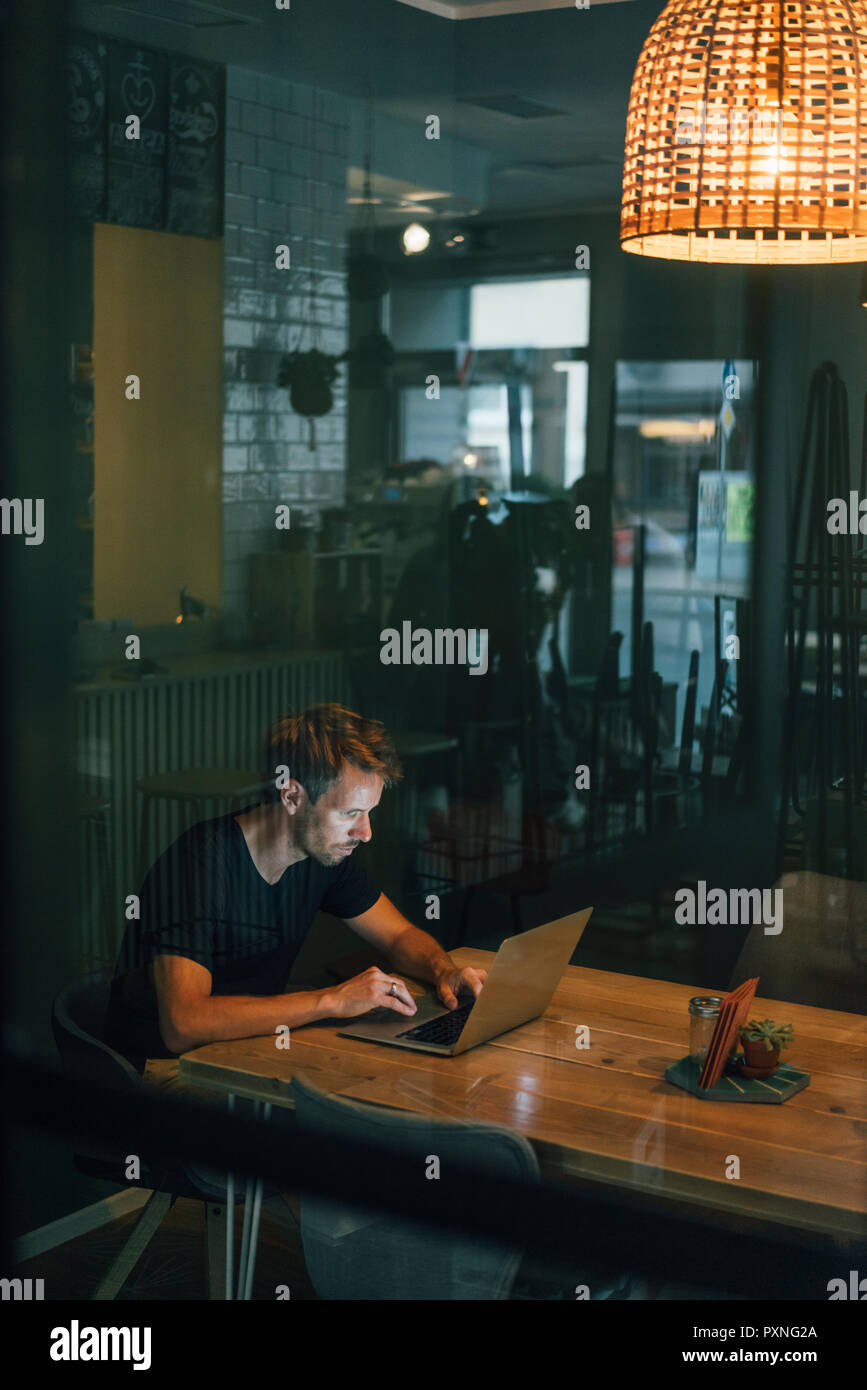 Overtime hi-res stock photography and images - Alamy