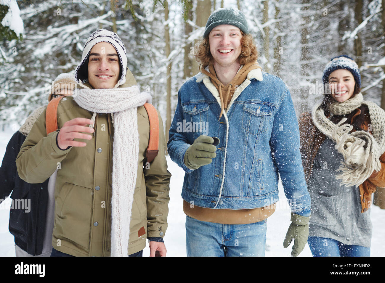 Men running towards camera hi-res stock photography and images - Alamy
