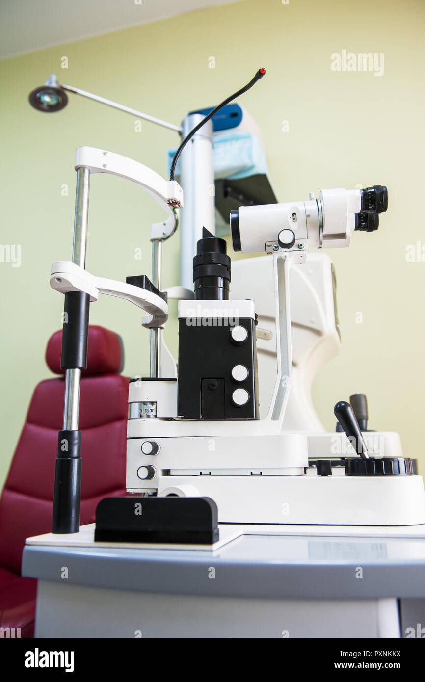 ophthalmology room in clinic Stock Photo - Alamy