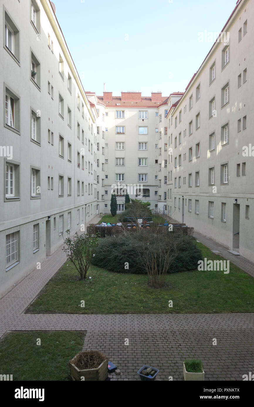 Wien, Gemeindebau des 'Roten Wien' - Vienna, Council Tenement Block ...