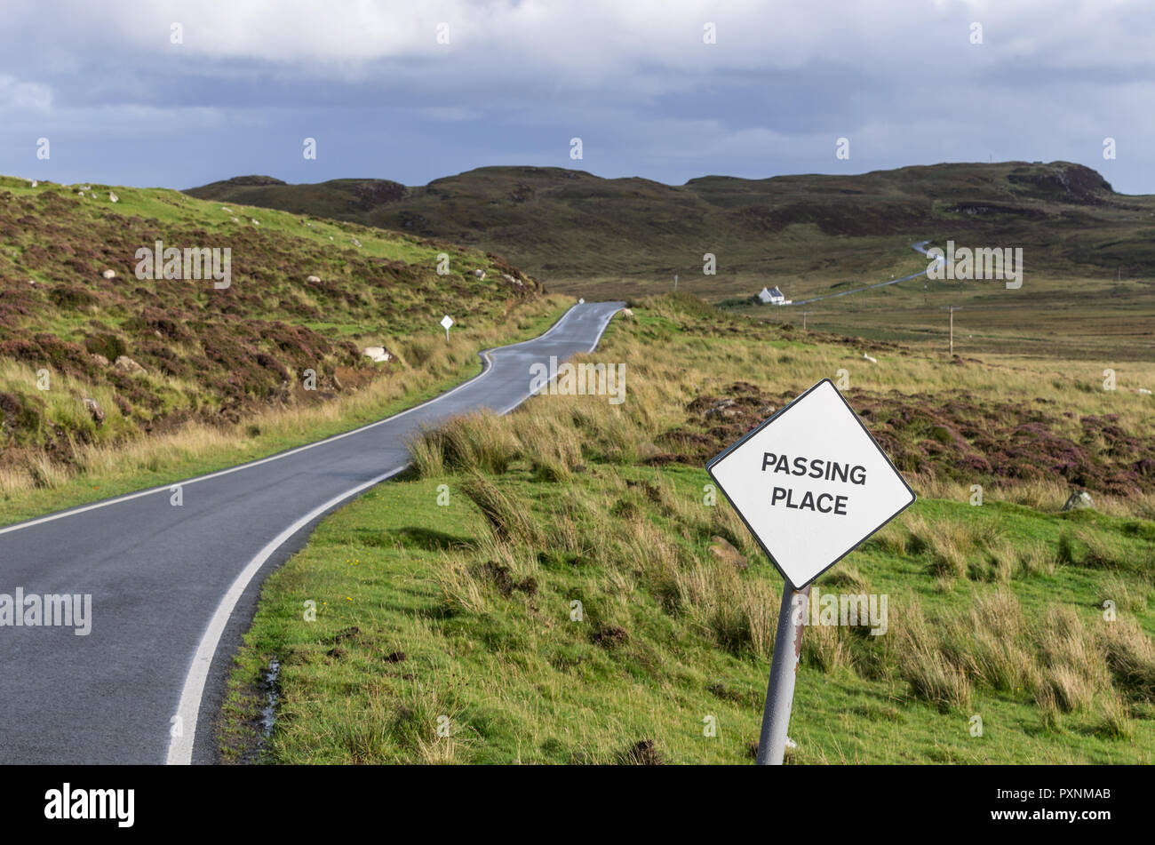 Single track road sign hi-res stock photography and images - Alamy