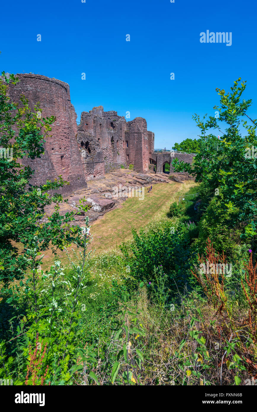 Ruined Goodrich Castle High Resolution Stock Photography and Images - Alamy