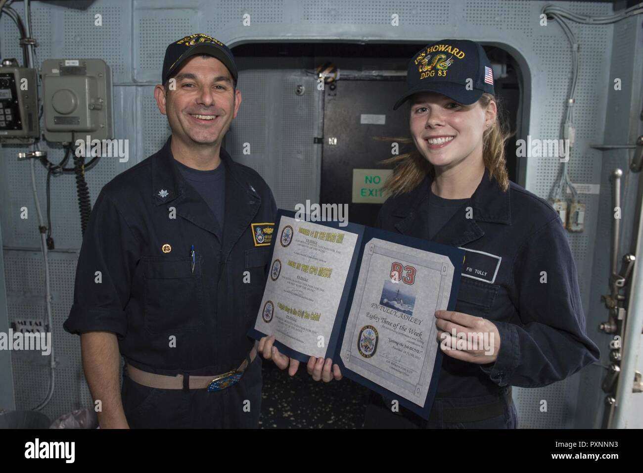 4 PACIFIC OCEAN (June 18, 2017) Cmdr. Ryan Billington (left ...