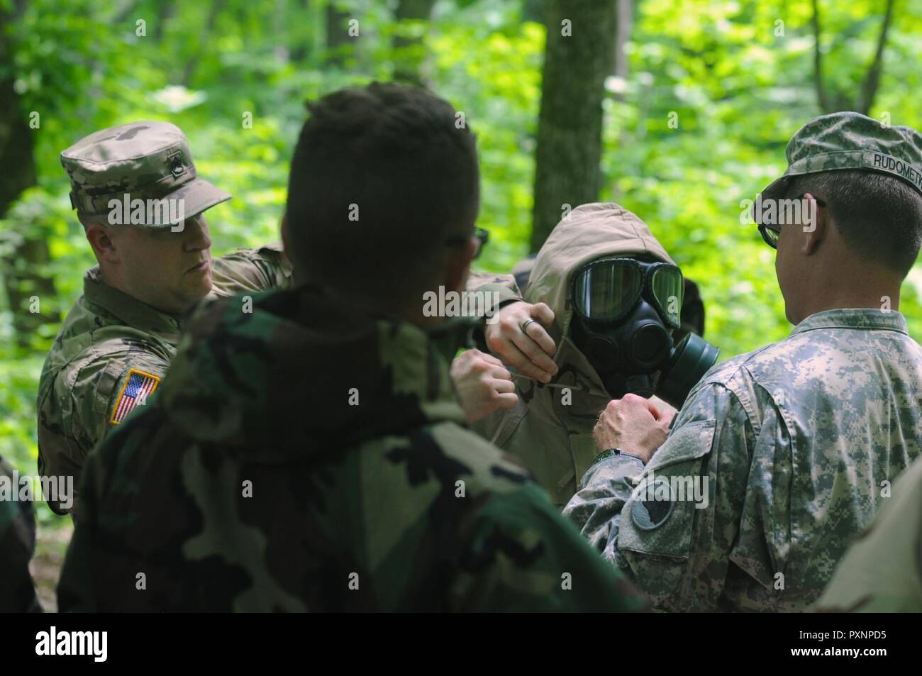 Staff Sgts. Chester Lohman and Steven Rudometkin, Reserve Soldiers ...