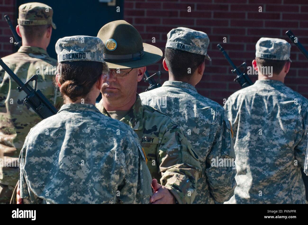 Joint warfighter hi-res stock photography and images - Alamy