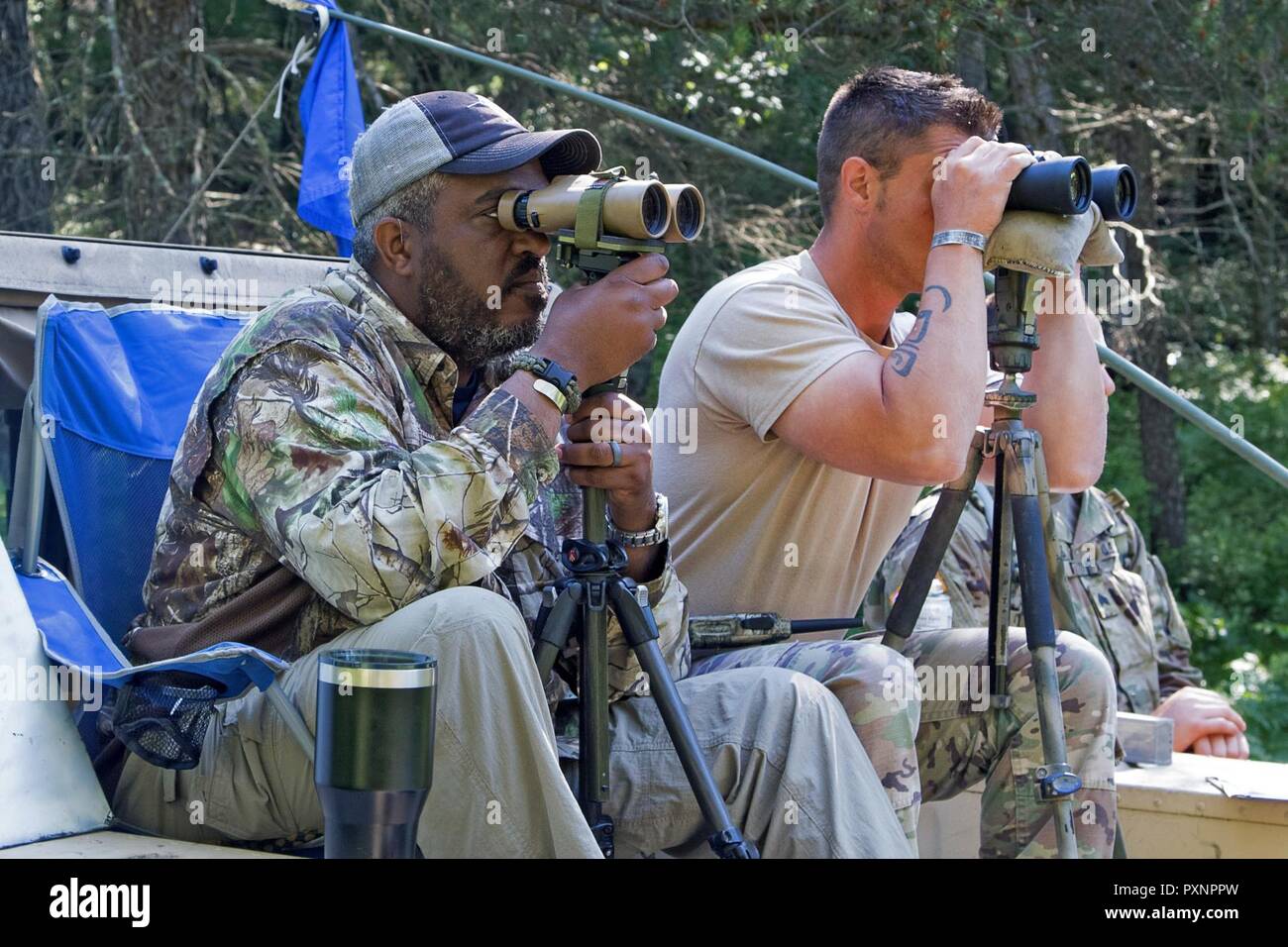 Sniper observer hi-res stock photography and images - Alamy