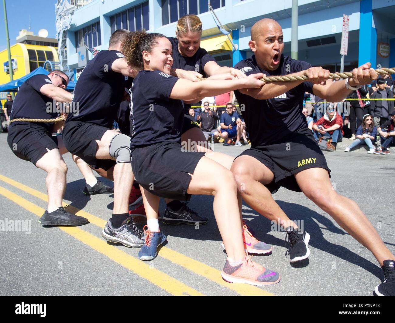 Swole hi-res stock photography and images - Alamy