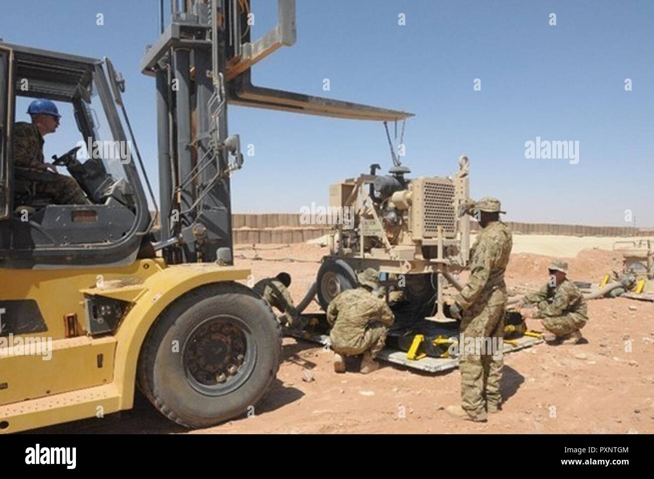 SOUTHWEST ASIA - Soldiers of A Company, 449th Aviation Support ...